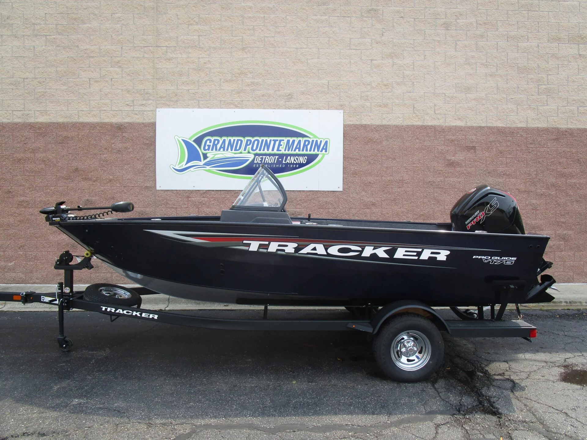 2026 Tracker Pro Guide V-175 Combo - Grand Pointe Marina